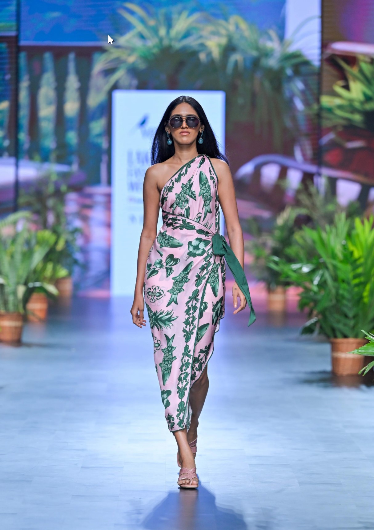 The History of Tropical Fashion: From Resort Wear to Runway - Daily Mods